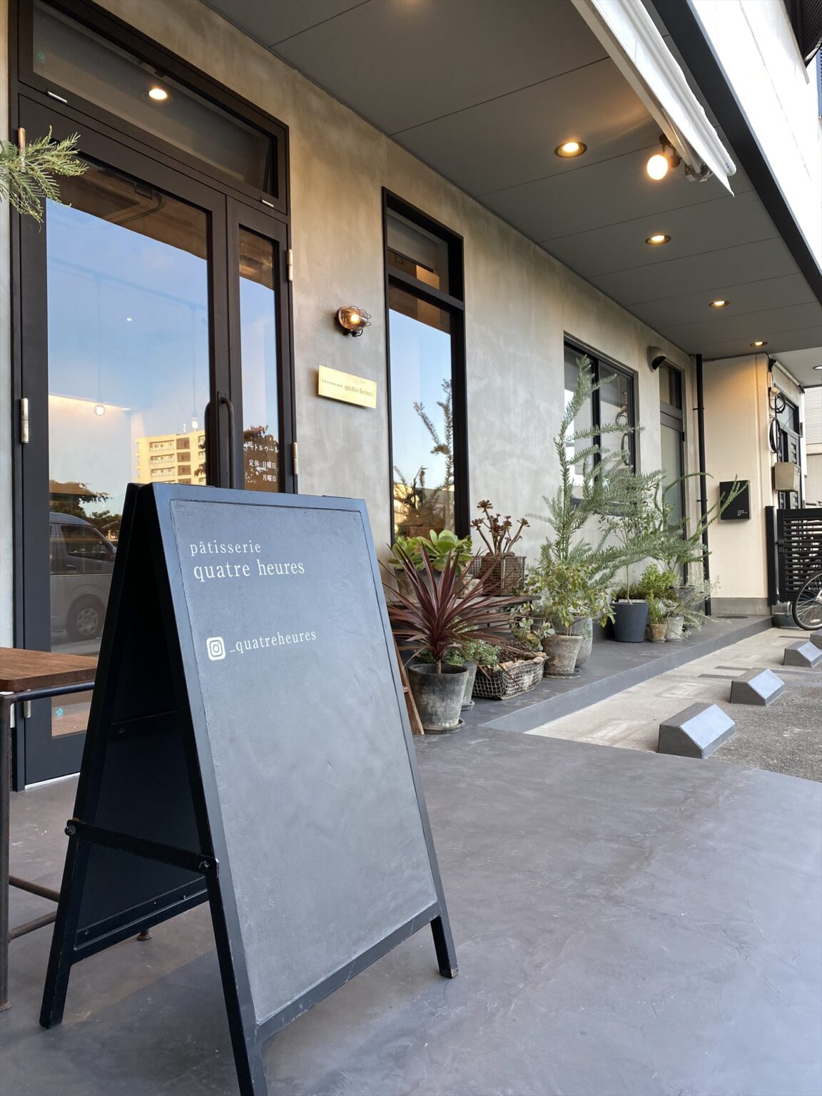 浜松市中央区/PATISSERIE quatre-heures様/cake（テナントリノベーション） – hiro furniture